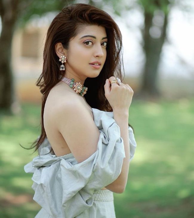 Pranitha Subhash Photo Gallery